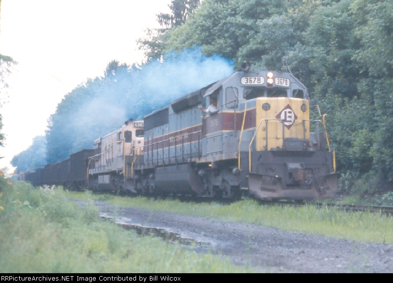 Northbound coal train on Conrail's River Line